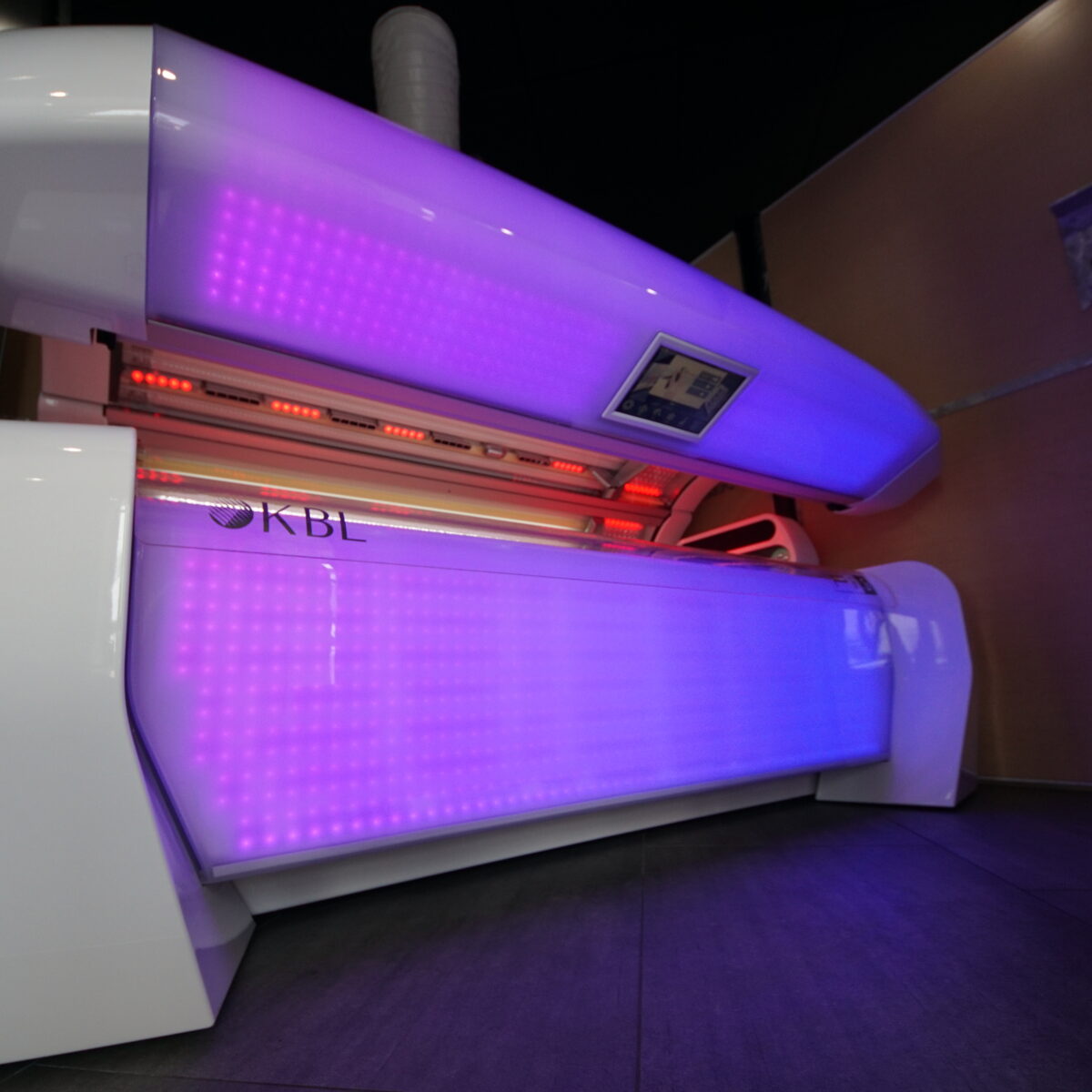 KBL MEGASUN P9s LEVEL 4 - Electric Sun Tanning Salons